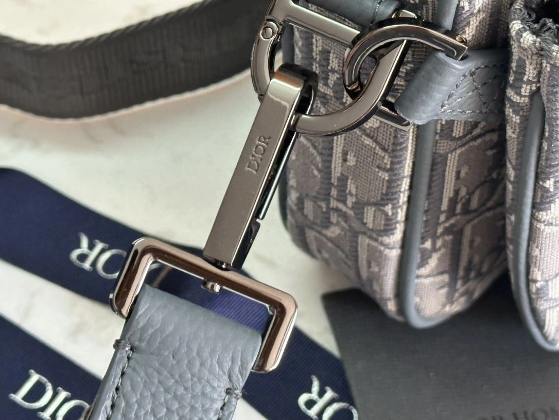 Bargain Mens Christian Dior Satchel Bags