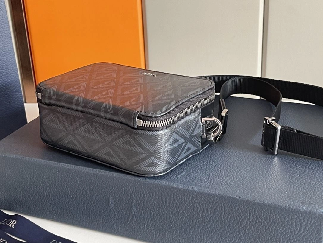 Cut-rate Mens Christian Dior Satchel Bags