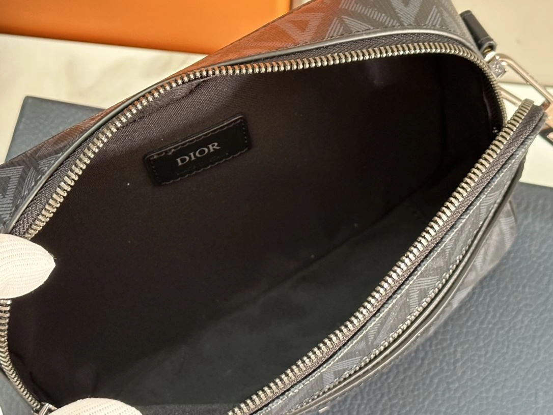 Reasonably priced Mens Christian Dior Satchel Bags