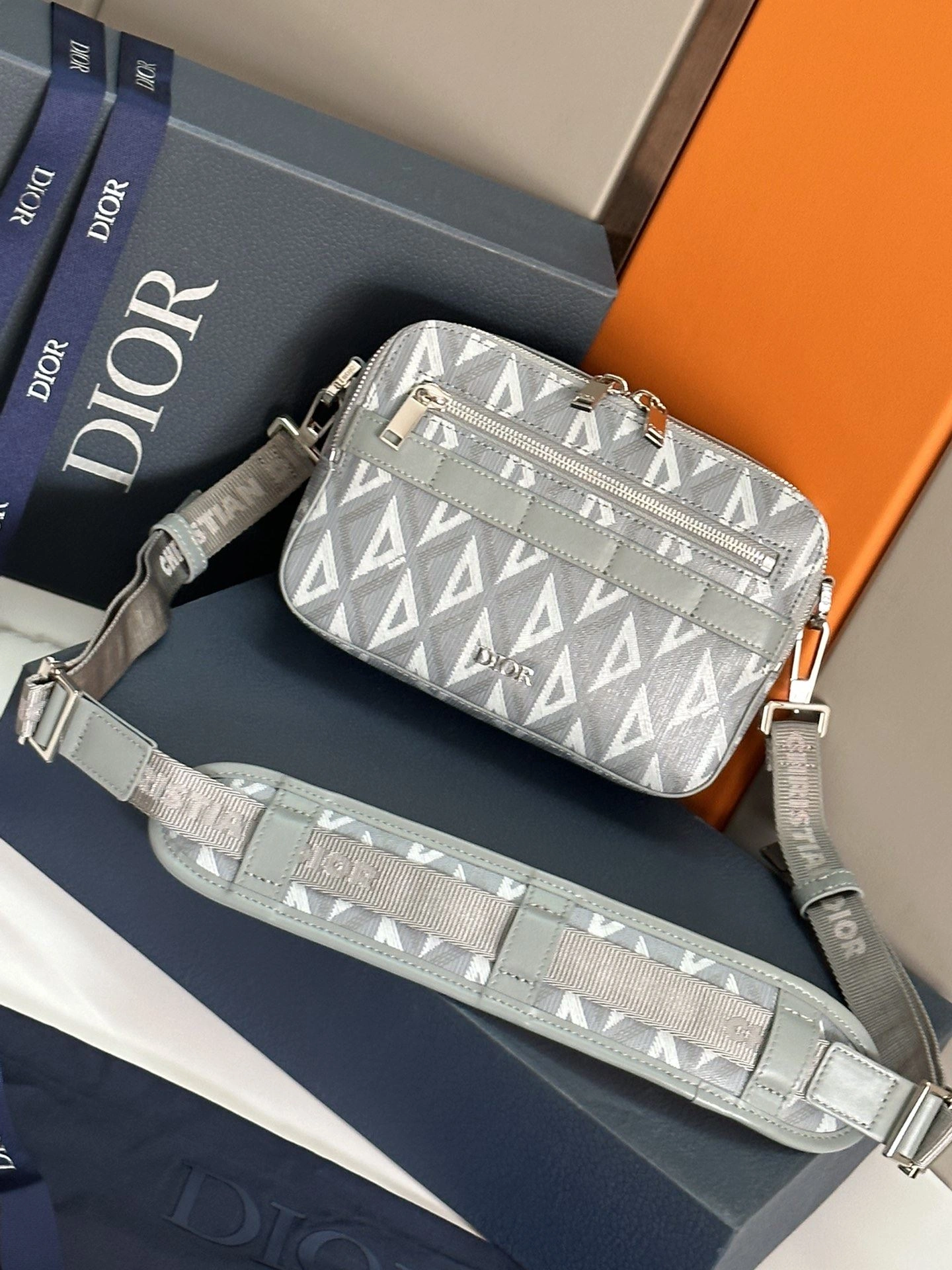 Budget-friendly Mens Christian Dior Satchel Bags