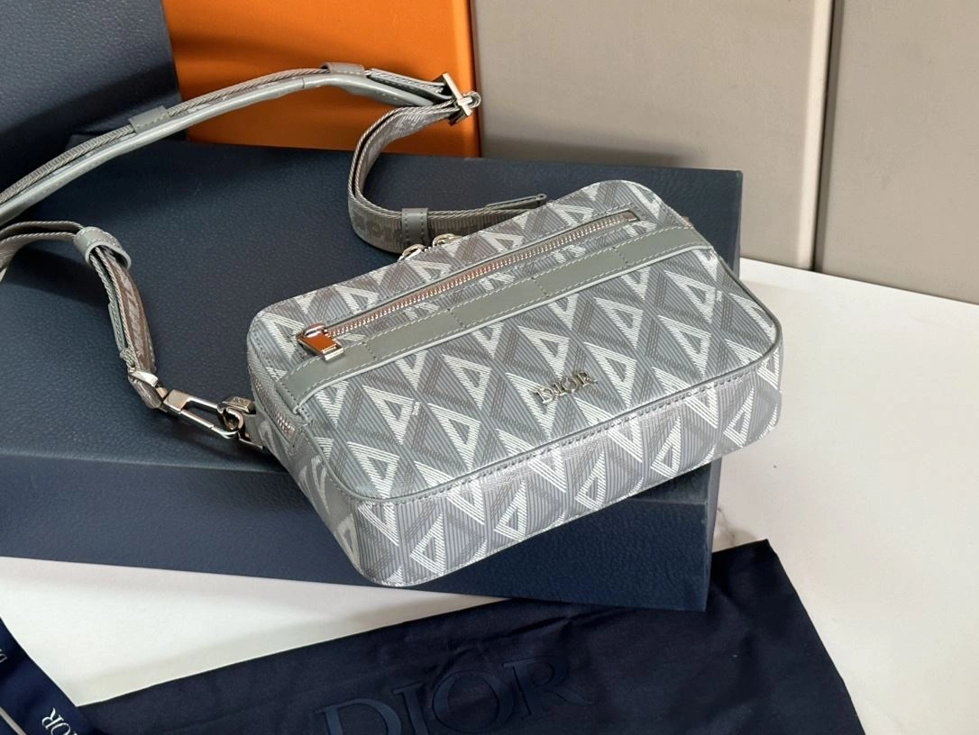 Budget-friendly Mens Christian Dior Satchel Bags