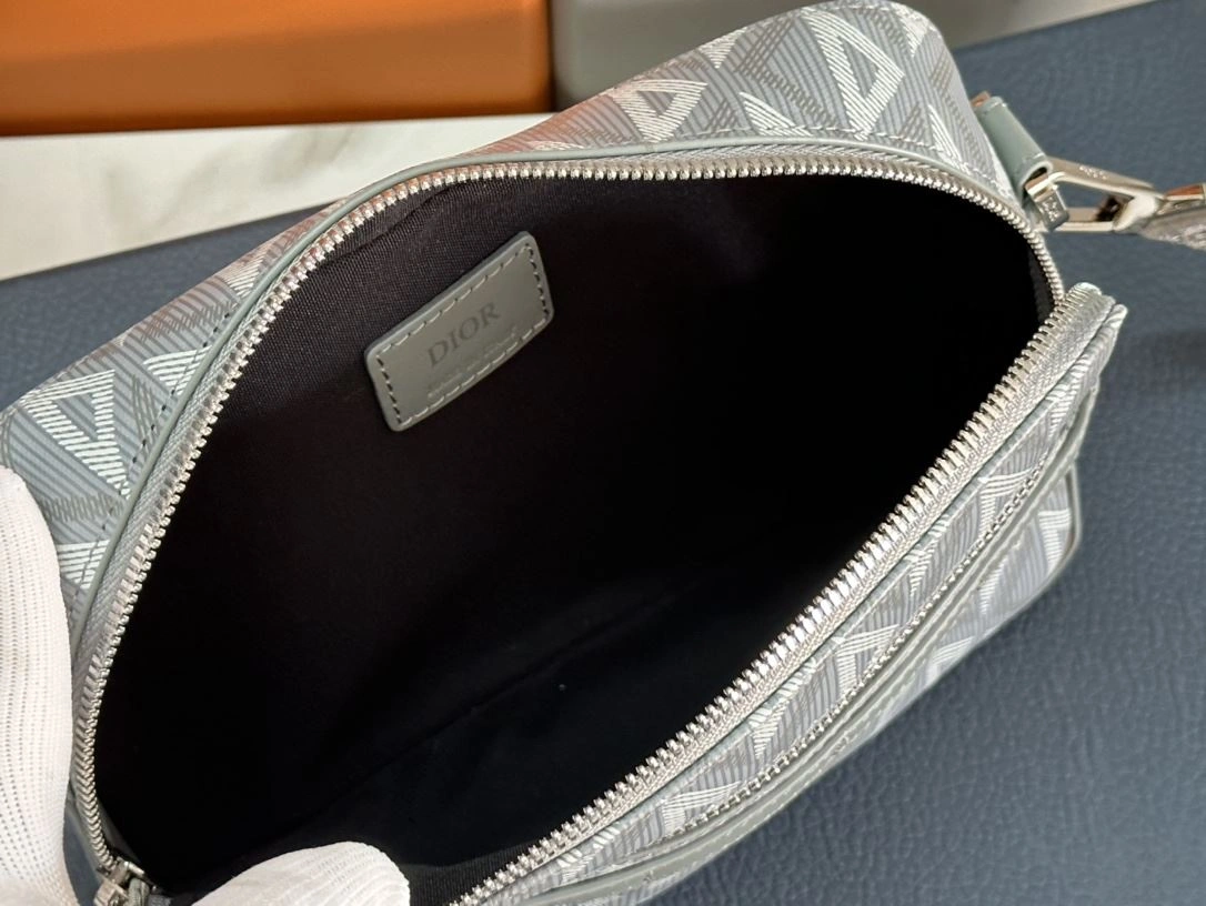 Budget-friendly Mens Christian Dior Satchel Bags
