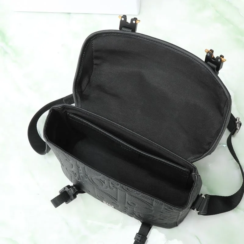 Accurate model Mens Christian Dior Satchel Bags