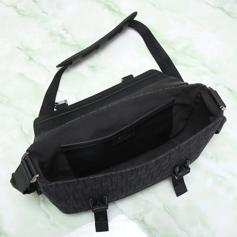 Indistinguishable Mens Christian Dior Satchel Bags