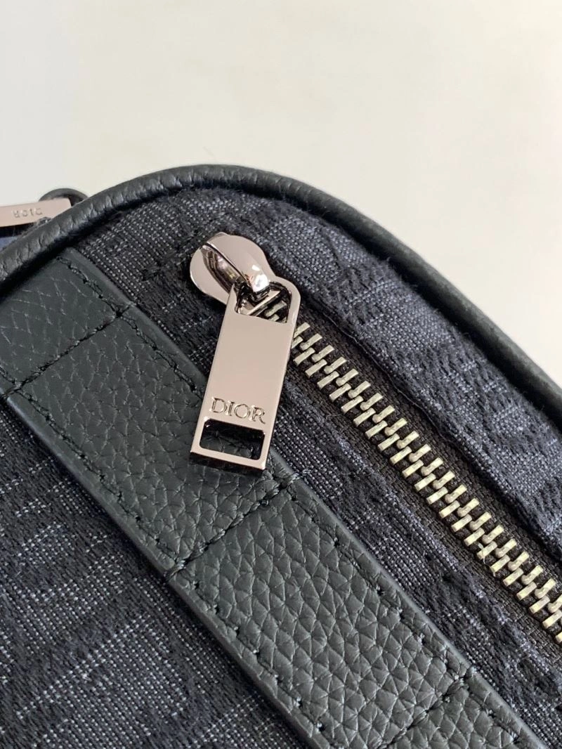 Accurate model Mens Christian Dior Satchel bags