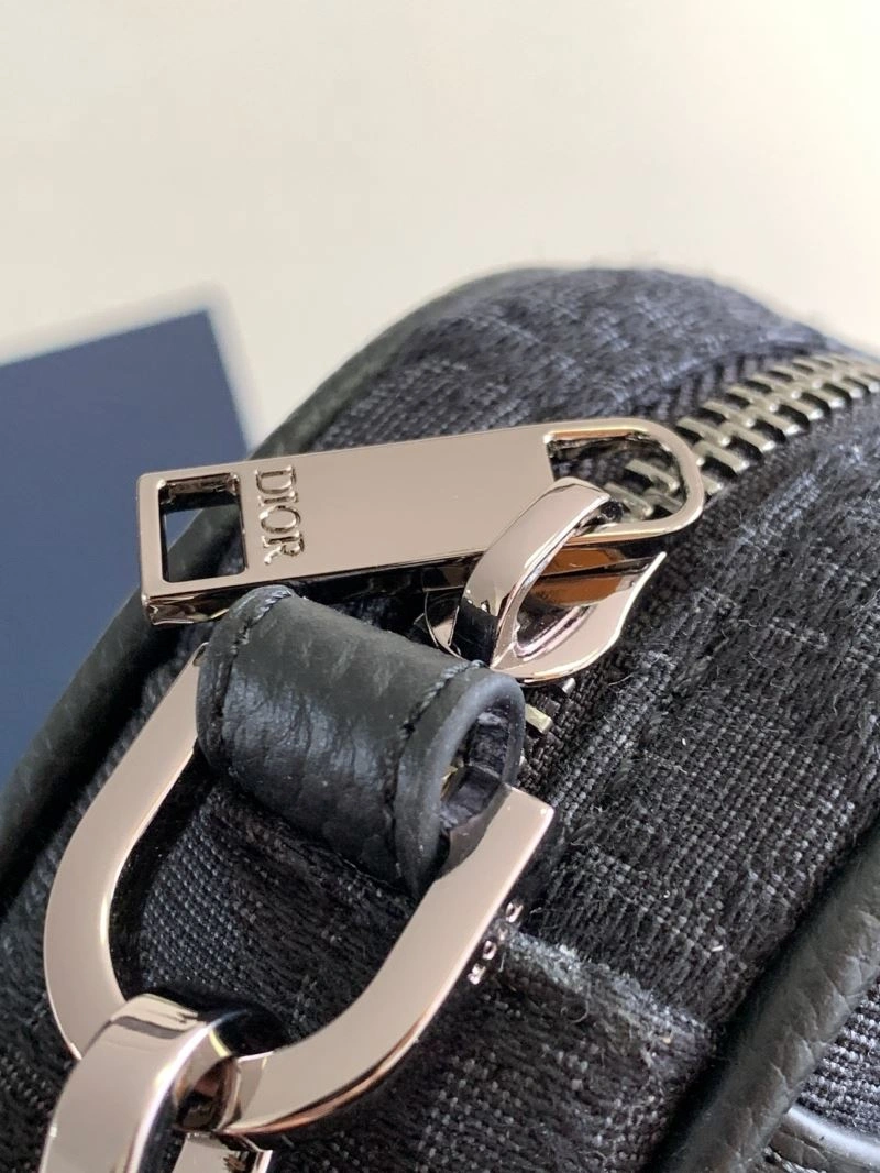 Accurate model Mens Christian Dior Satchel bags