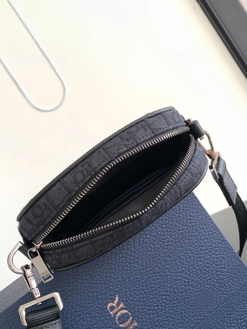 Accurate model Mens Christian Dior Satchel bags