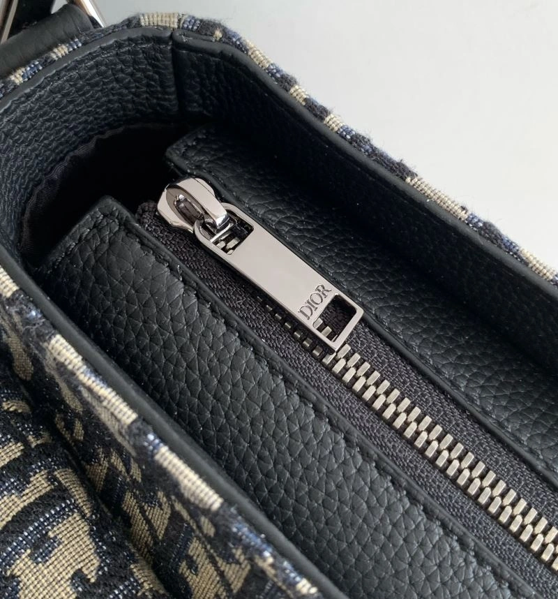 Accurate model Mens Christian Dior Satchel bags