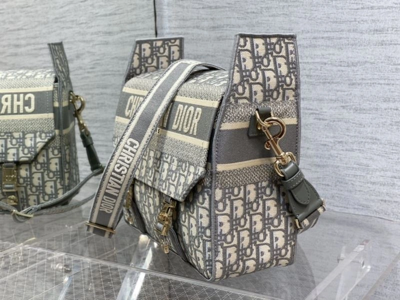Accurate model Mens Christian Dior Satchel bags