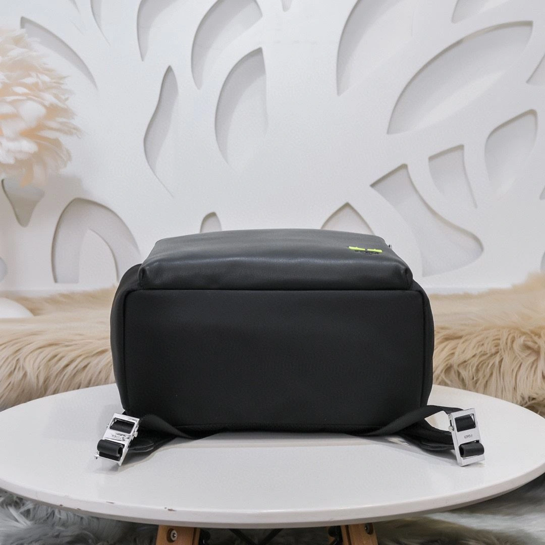 Accurate model Mens Fendi Backpacks