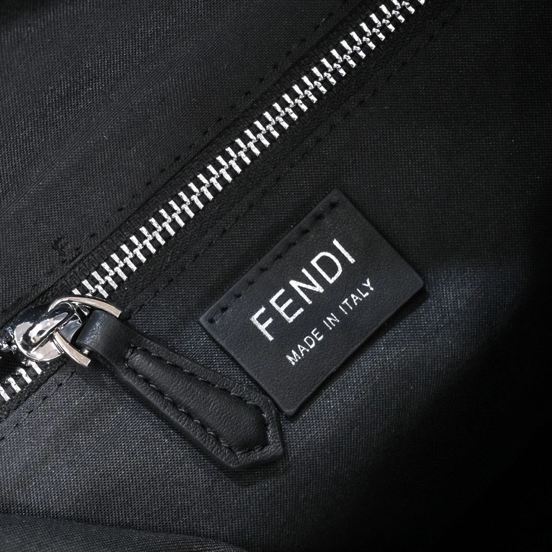 Accurate model Mens Fendi Backpacks