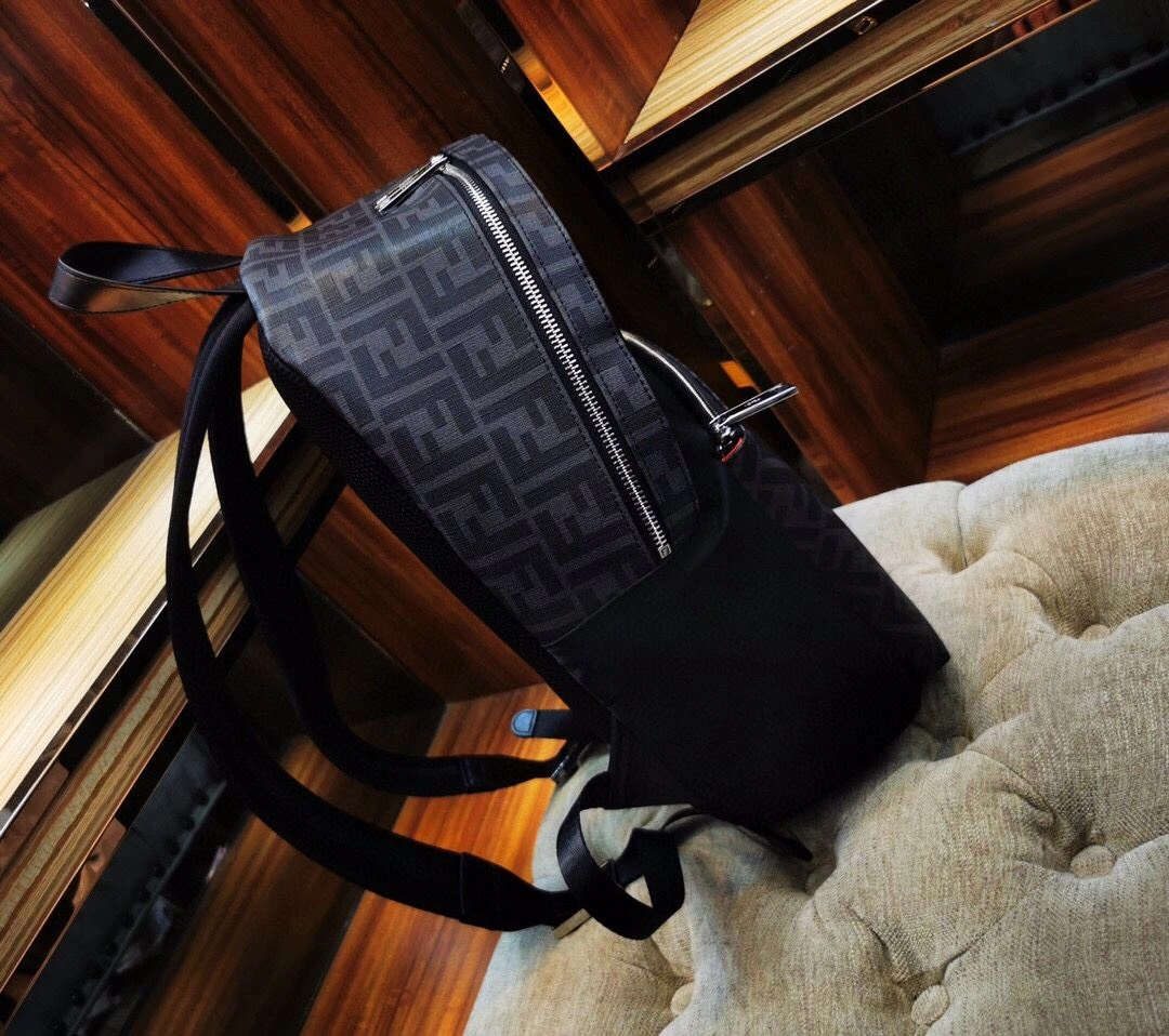 Accurate model Mens Fendi Backpacks