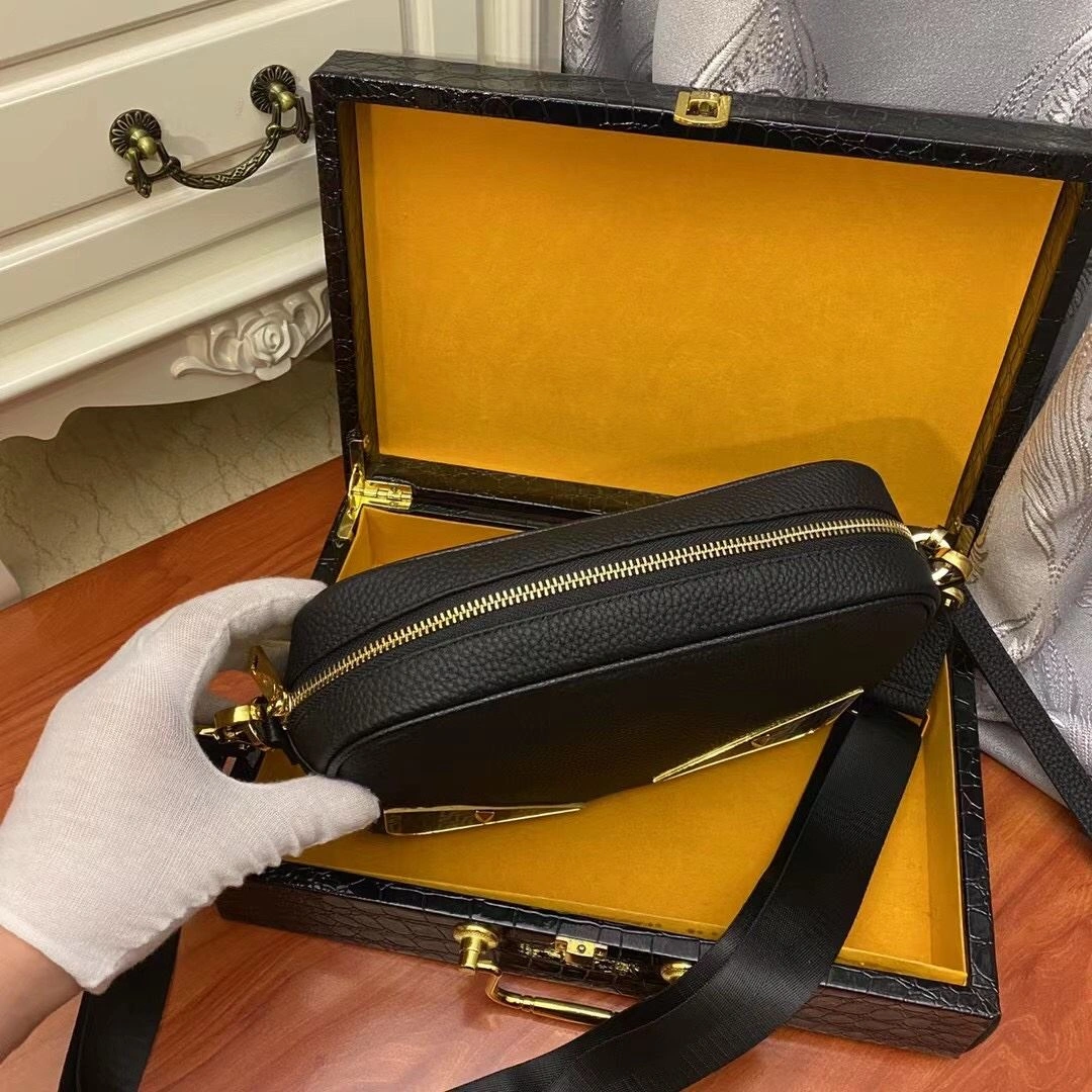 Exact replica Mens Fendi Satchel Bags