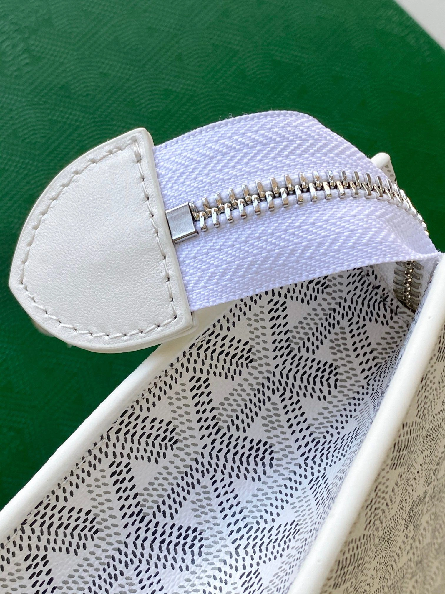 Top mirror Mens Goyard Clutch Bags