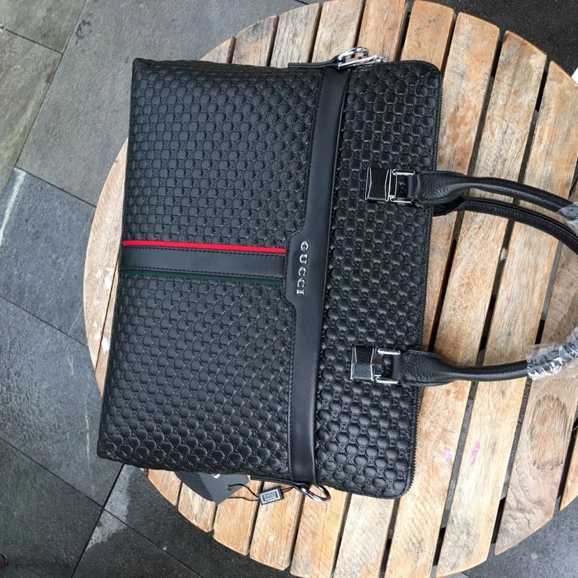 Accurate model Mens Gucci Briefcases