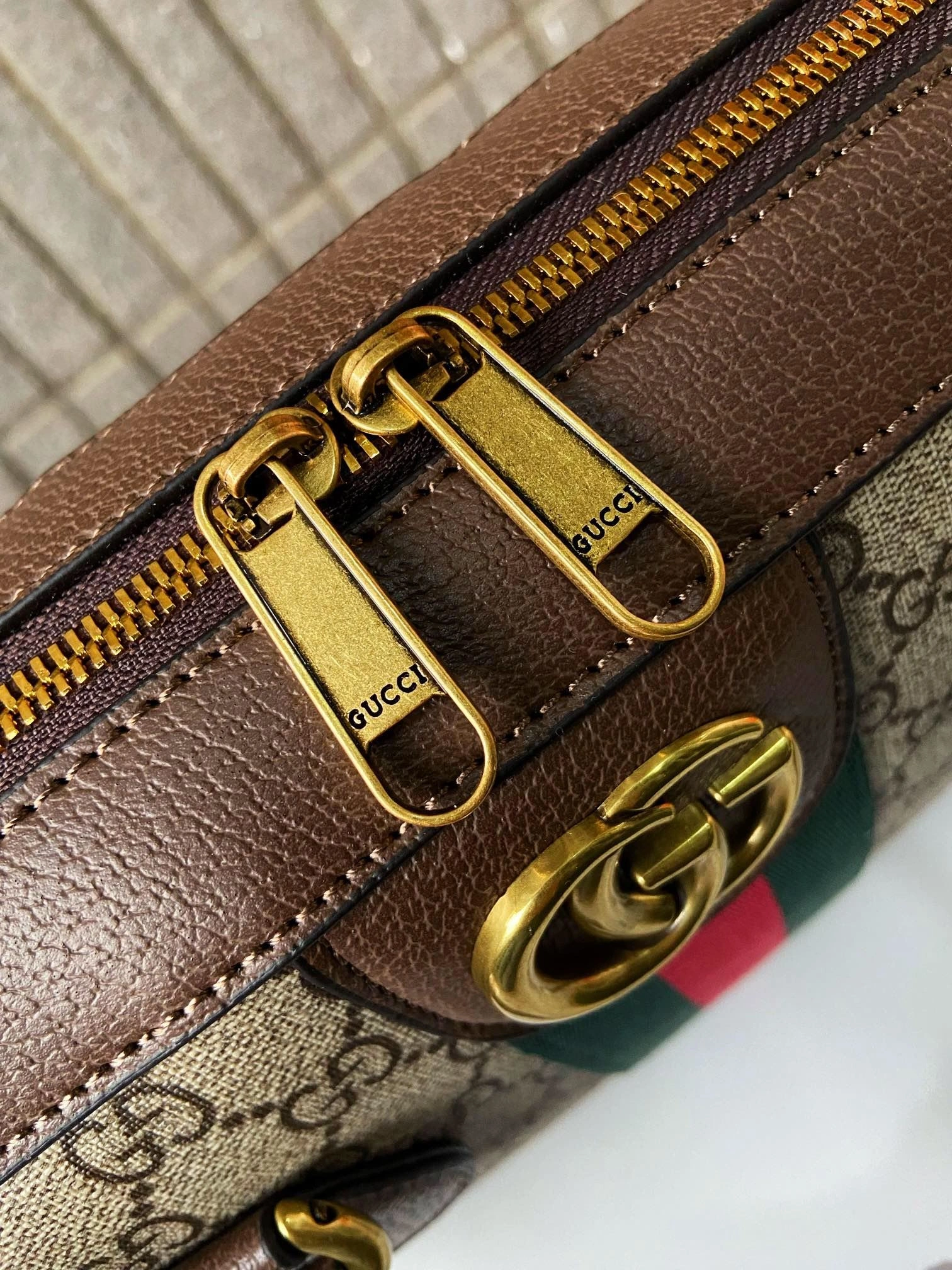 Accurate model Mens Gucci Briefcases