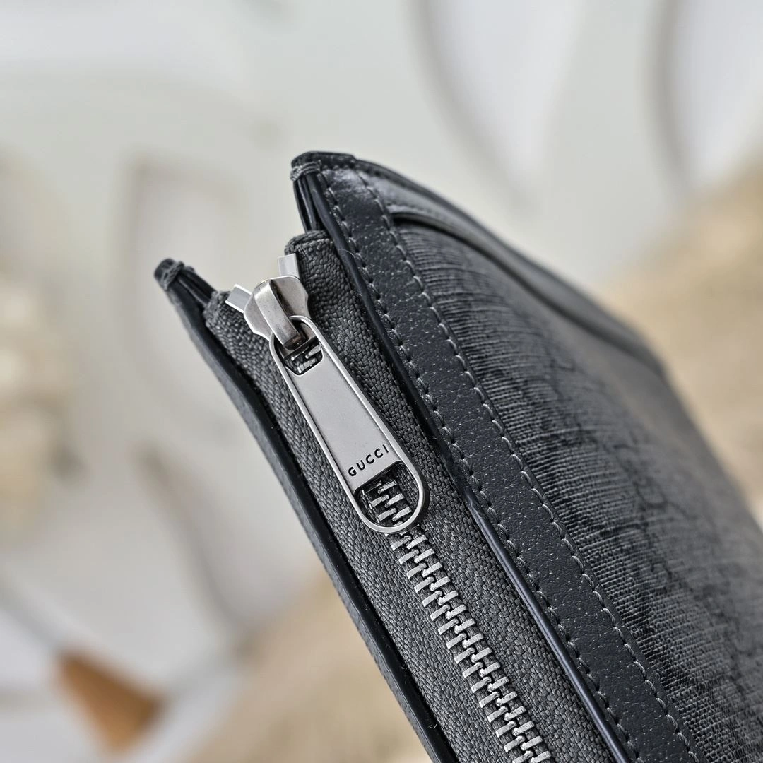 Value-priced Mens Gucci Clutch Bags
