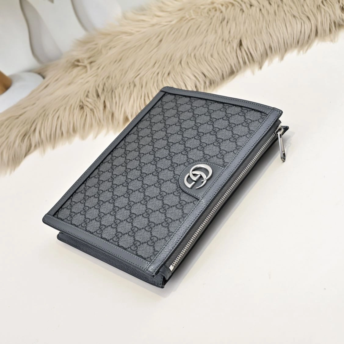 Value-priced Mens Gucci Clutch Bags