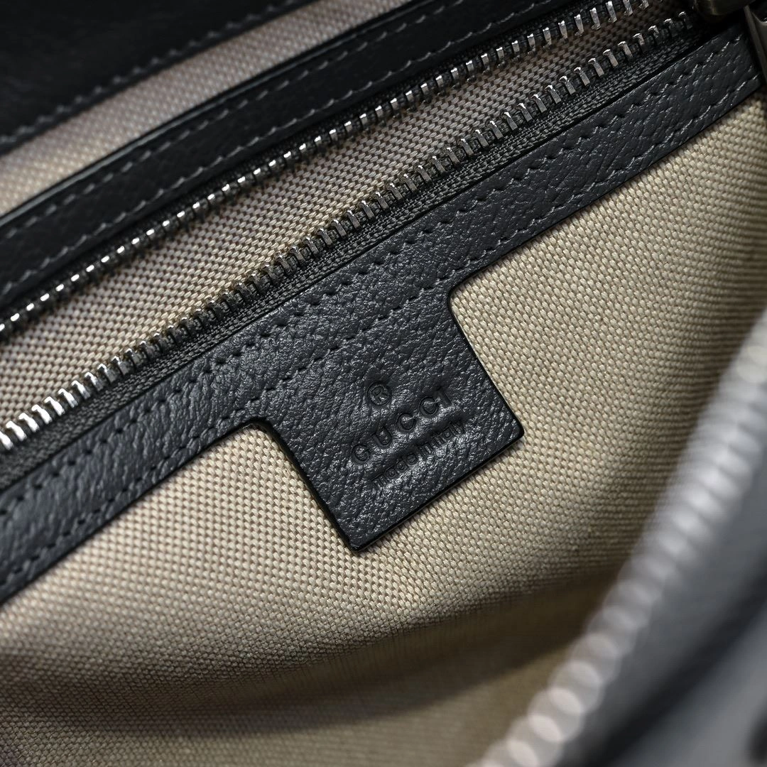 Value-priced Mens Gucci Clutch Bags