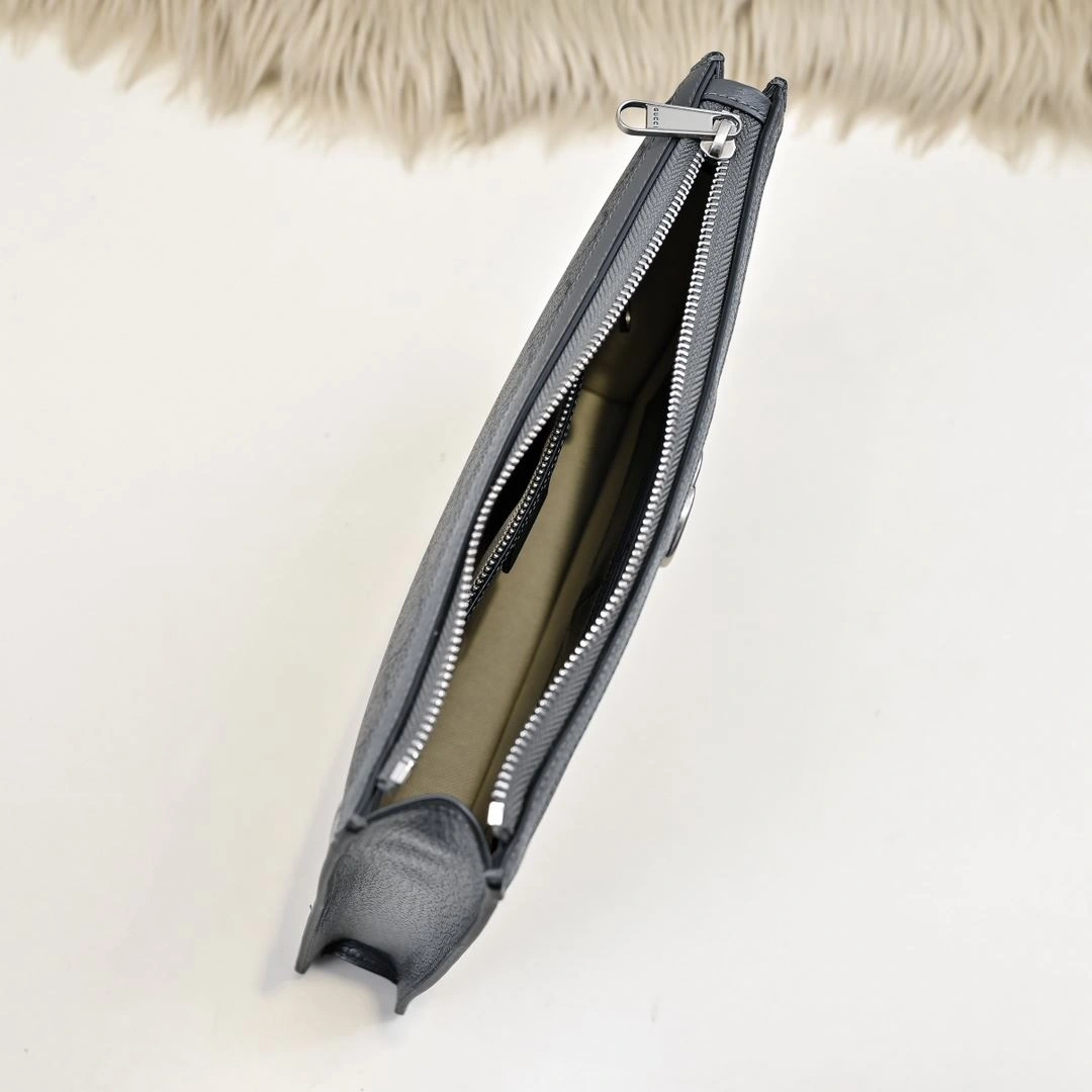 Value-priced Mens Gucci Clutch Bags