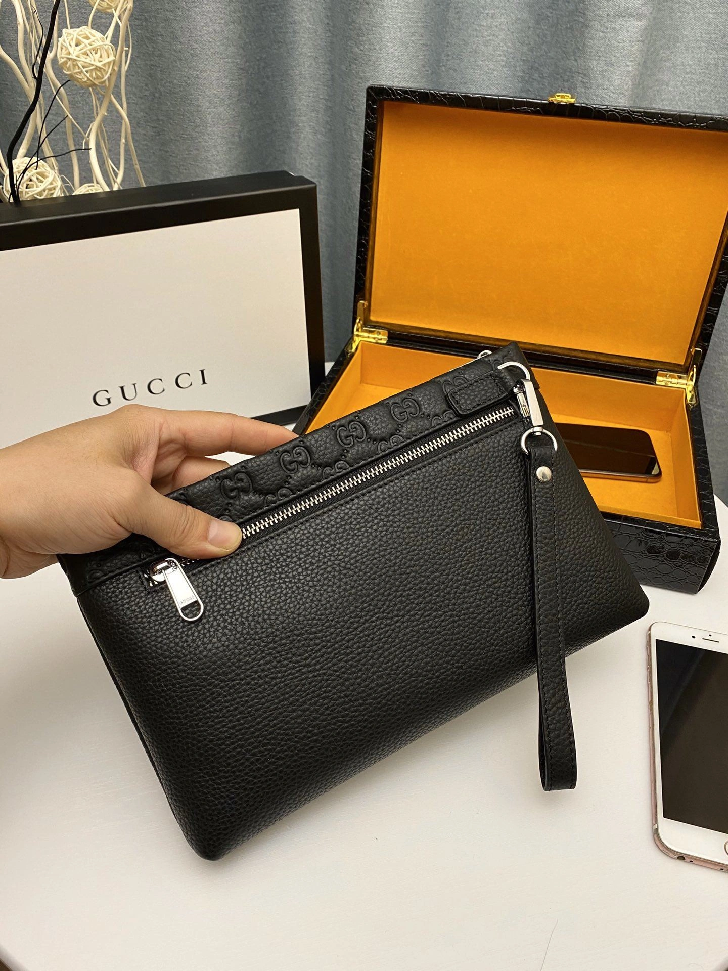 Inexpensive Mens Gucci Clutch Bags