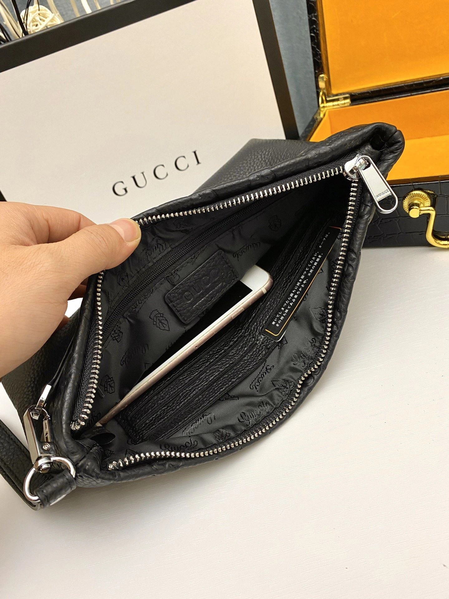 Inexpensive Mens Gucci Clutch Bags