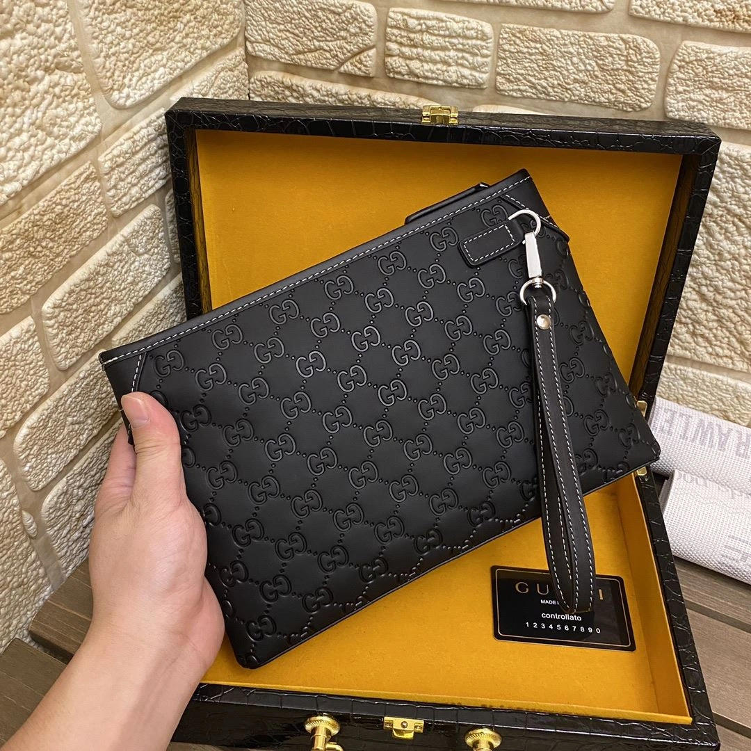 Accurate model Mens Gucci Clutch Bags