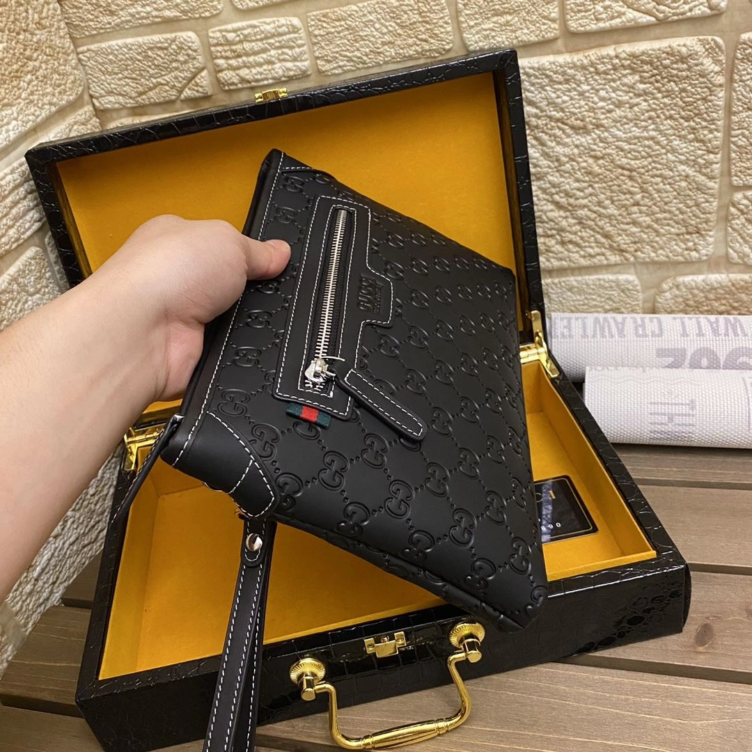 Accurate model Mens Gucci Clutch Bags