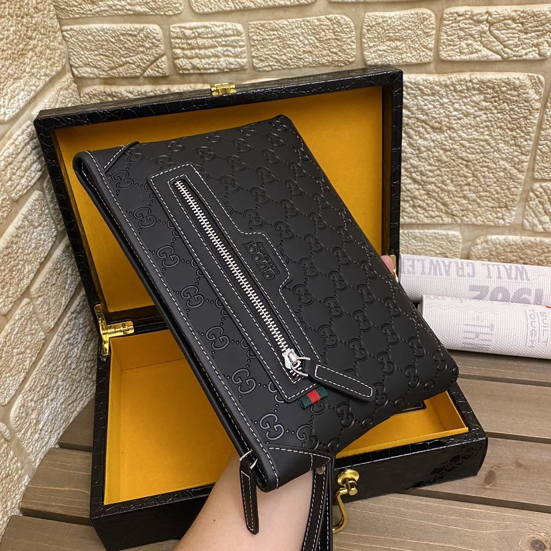 Accurate model Mens Gucci Clutch Bags