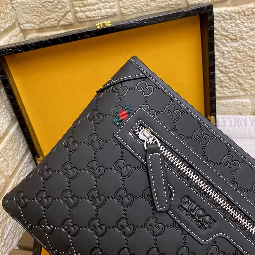 Accurate model Mens Gucci Clutch Bags