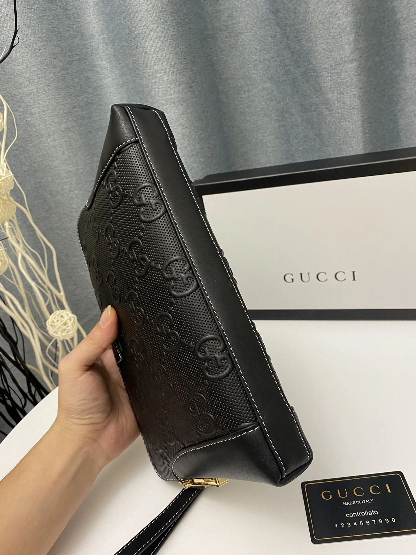Accurate model Mens Gucci Clutch Bags
