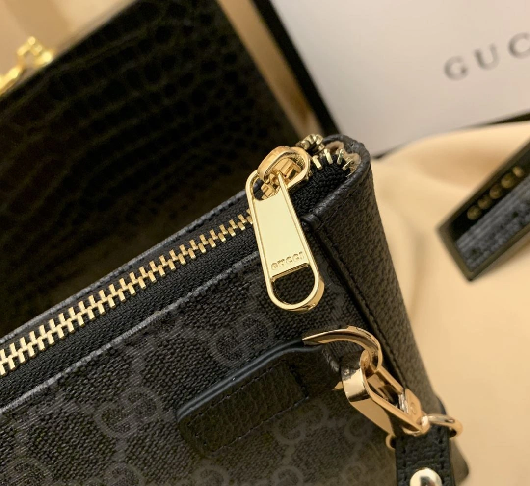 Exact replica Mens Gucci Clutch Bags