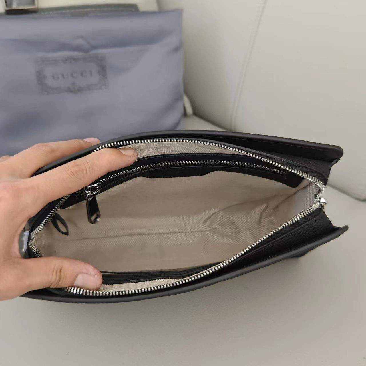 Value-priced Mens Gucci Clutch Bags