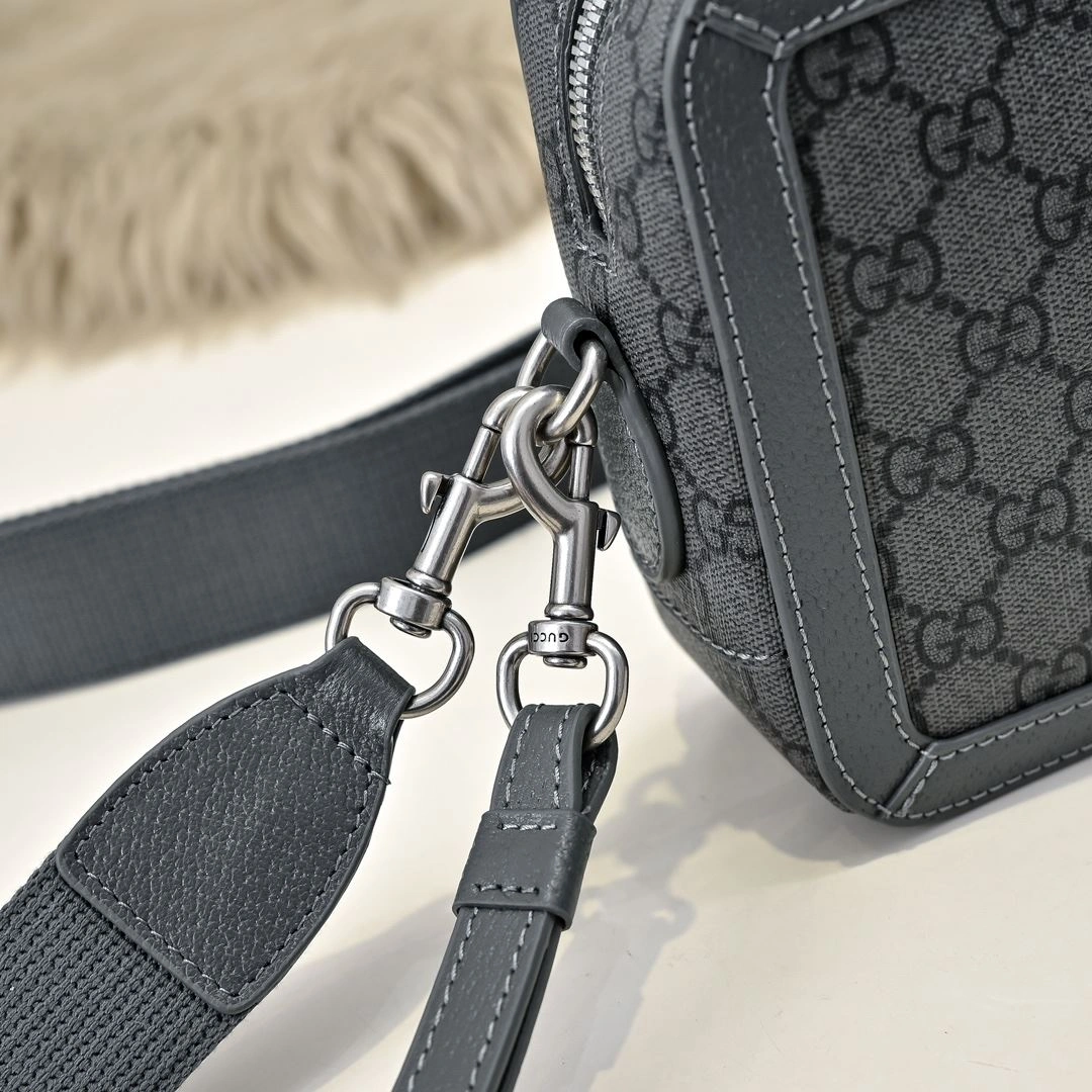 Accurate model Mens Gucci Satchel Bags