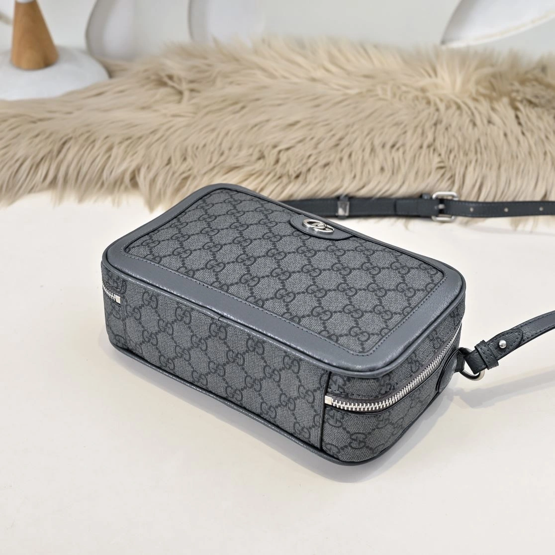 Economical Mens Gucci Satchel Bags