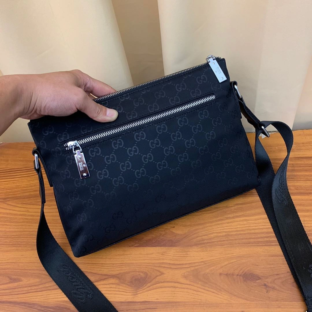 Indistinguishable Mens Gucci Satchel Bags