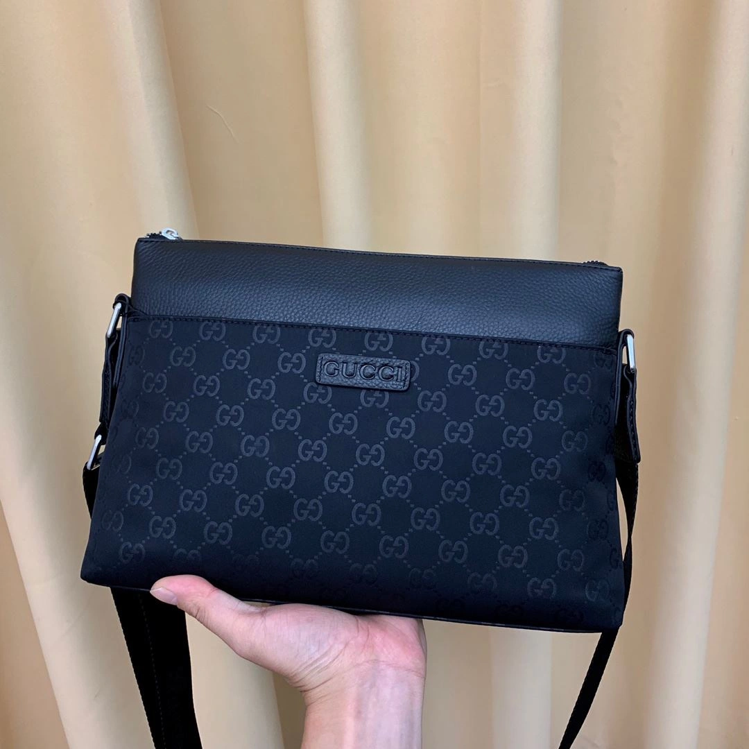 Indistinguishable Mens Gucci Satchel Bags