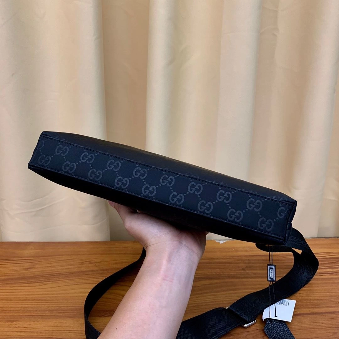 Indistinguishable Mens Gucci Satchel Bags