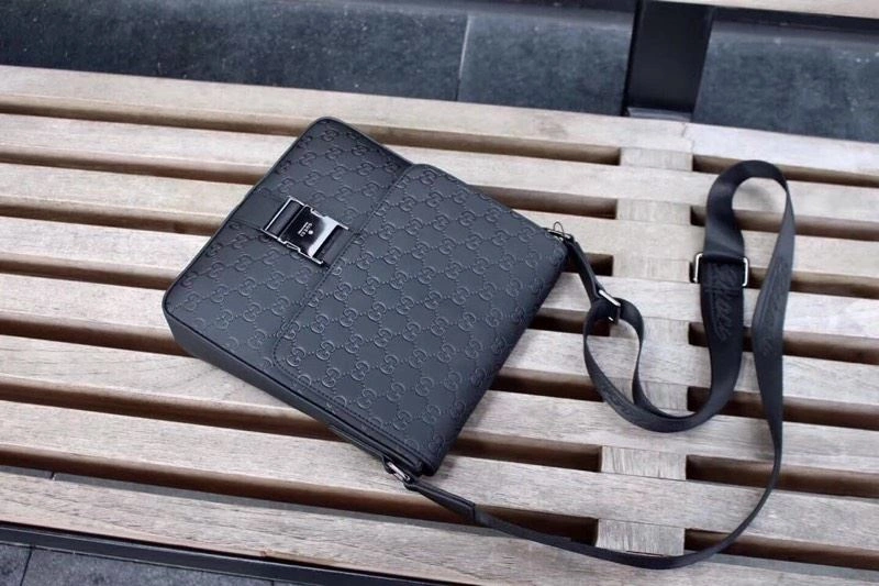 Accurate model Mens Gucci Satchel Bags