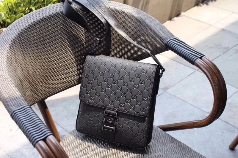 Accurate model Mens Gucci Satchel Bags