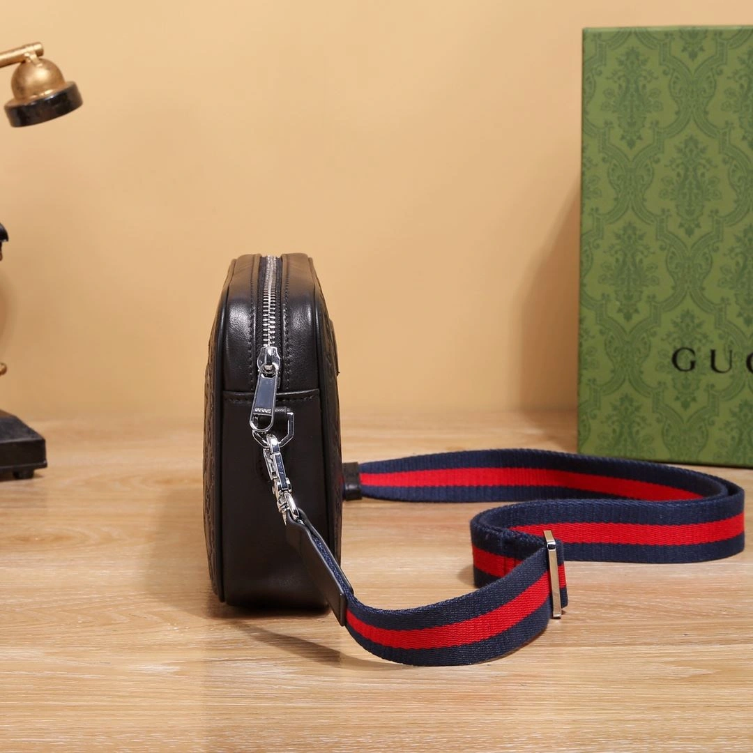 Indistinguishable Mens Gucci Satchel Bags