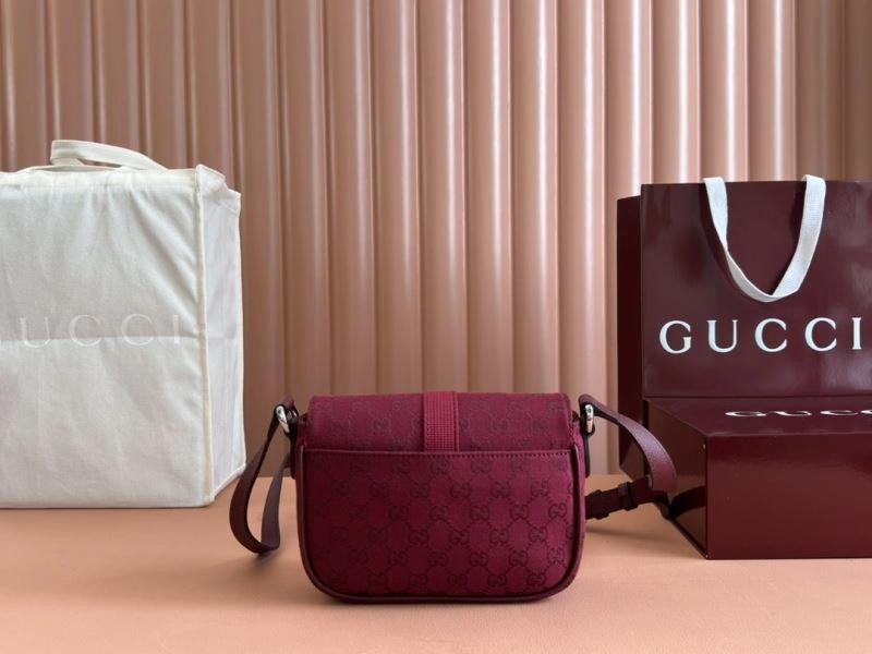 Accurate model Mens Gucci Satchel Bags