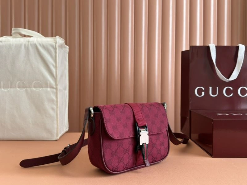 Accurate model Mens Gucci Satchel Bags