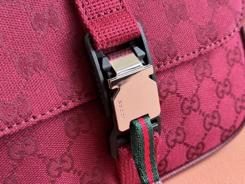 Accurate model Mens Gucci Satchel Bags