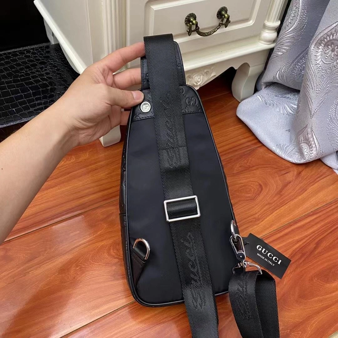 1:1 copy Mens Gucci Waist Chest Packs