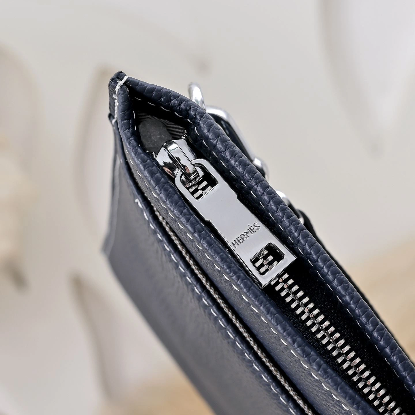 Accurate model Mens Hermes Clutch Bags