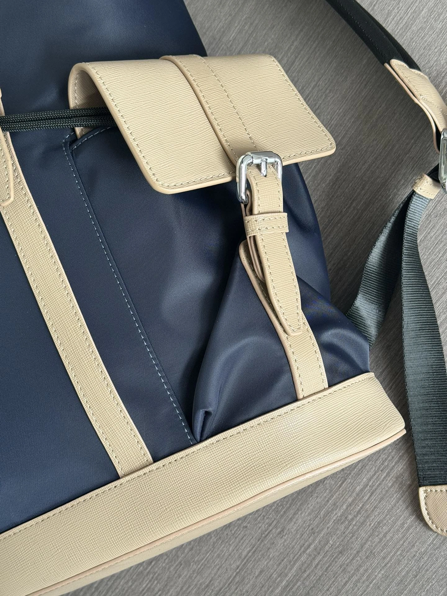 Mirror quality Mens Louis Vuitton Backpacks