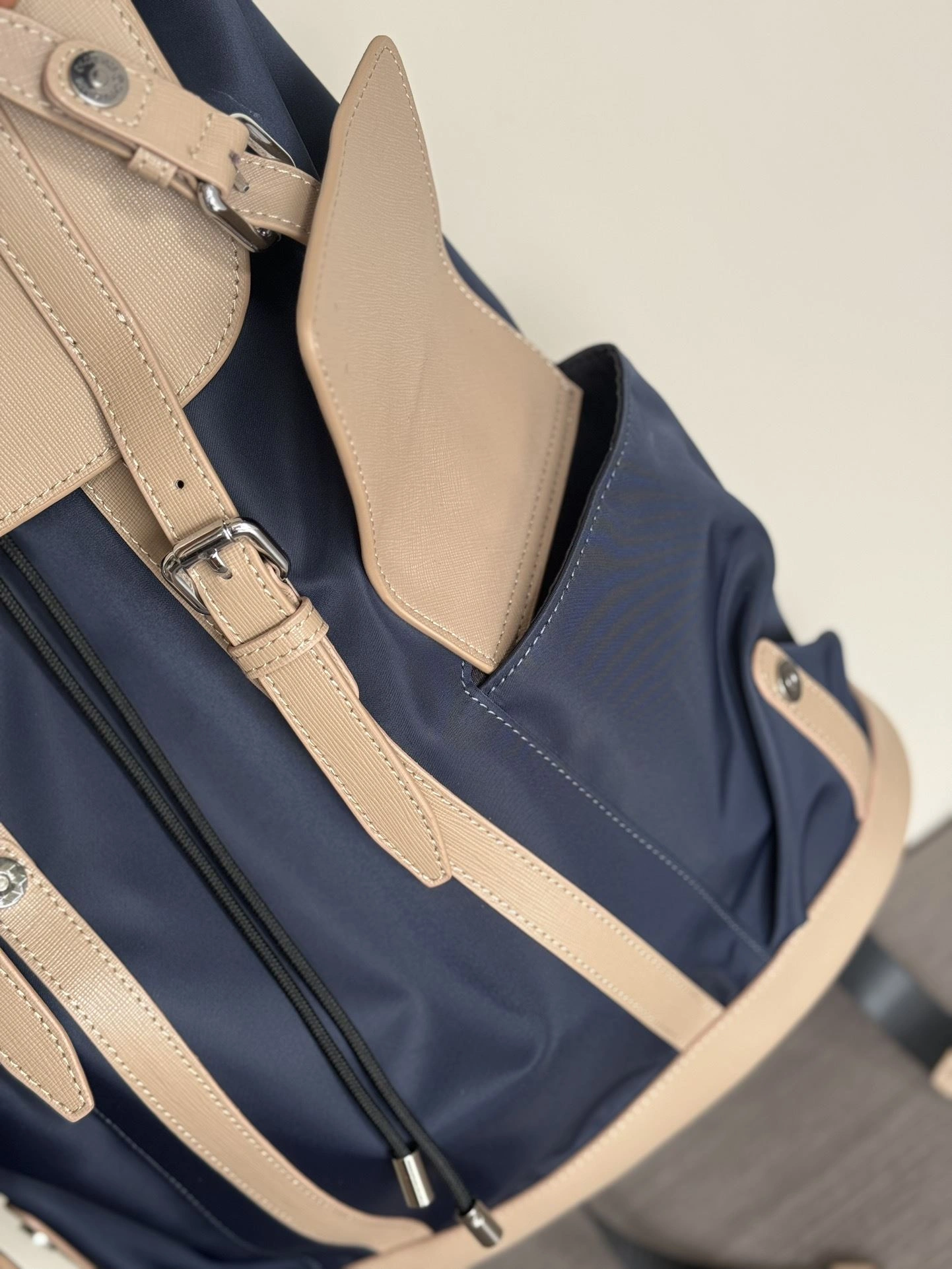 Mirror quality Mens Louis Vuitton Backpacks