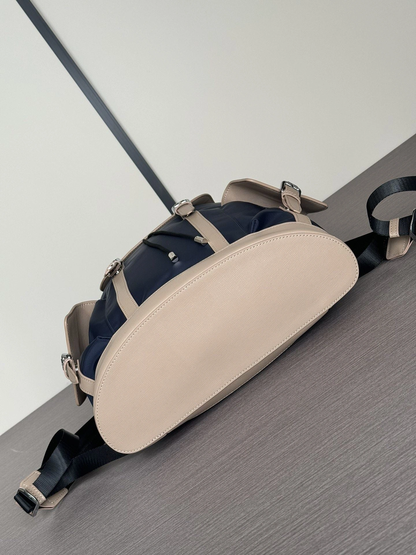 Mirror quality Mens Louis Vuitton Backpacks