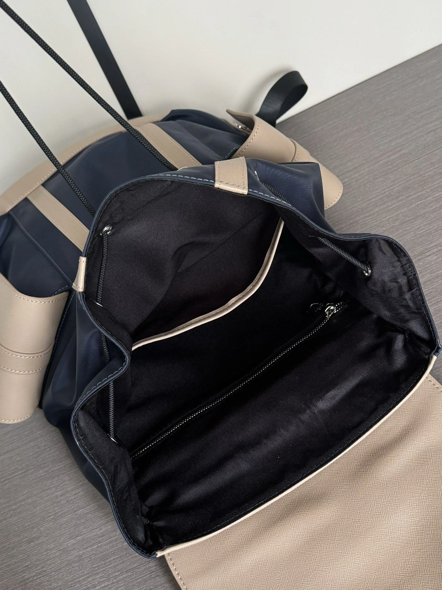 Mirror quality Mens Louis Vuitton Backpacks